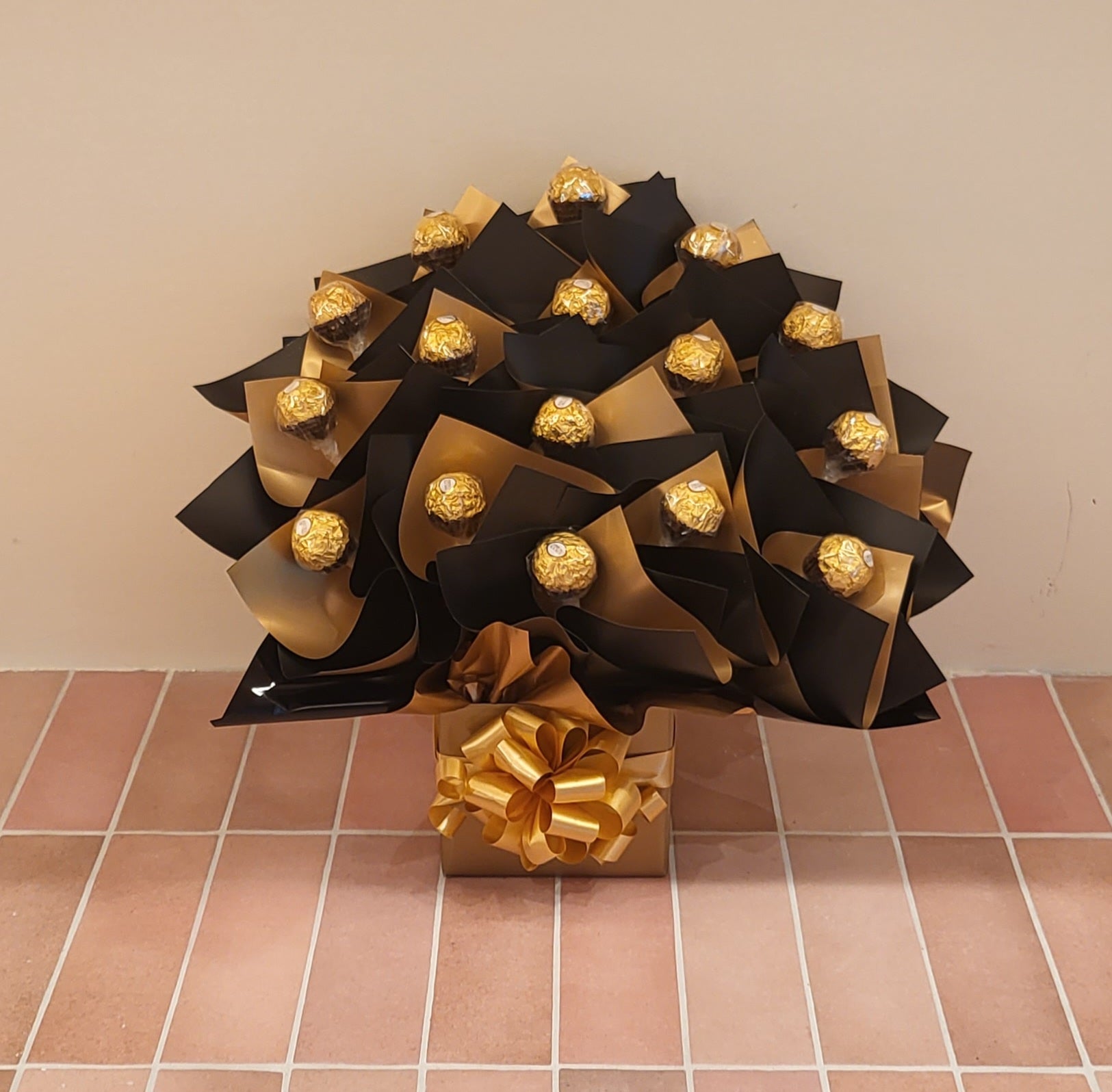 Ferrero Rocher Arrangement – VIP Flowers and Gifts Sydney